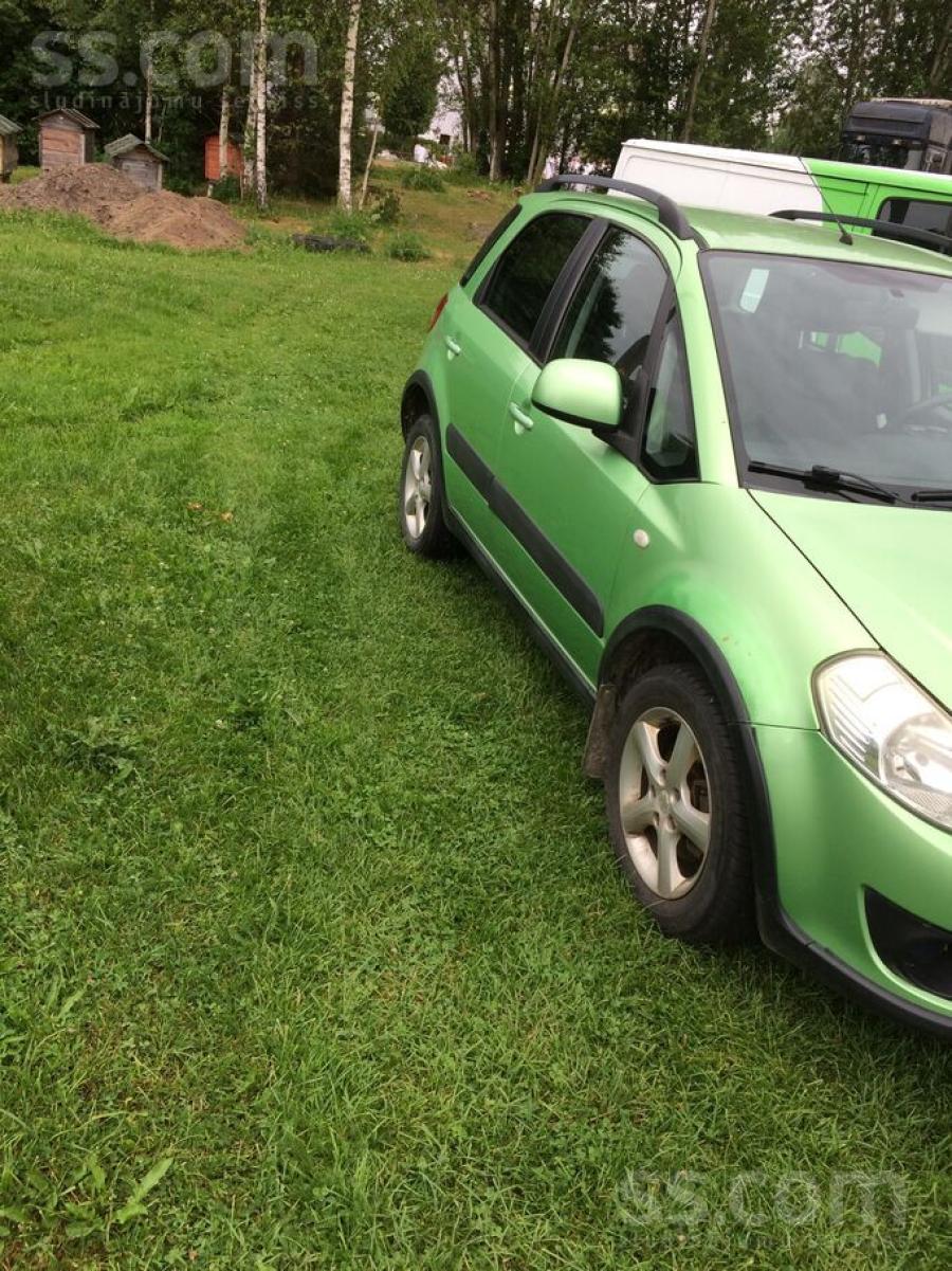 Green Suzuki SX4 2008 in Kuldiga, with an engine capacity of 1.60 L and mileage of 287 thousand km for 1700 €, photo 6 on AUTOMOTO.COM.LV