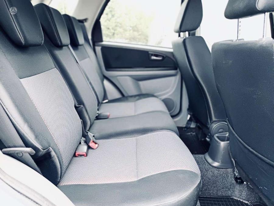 Zaļš Suzuki SX4 2008 Utena, ar dzinēja tilpumu 1.87 L un nobraukumu 298 tūkst. km par 3950 €, foto 45 vietnē AUTOMOTO.COM.LV