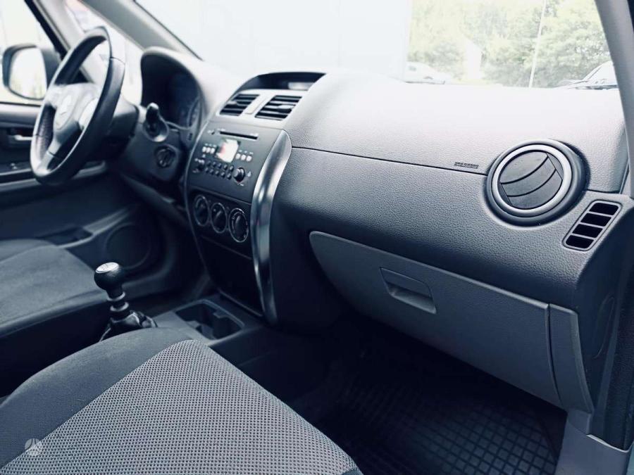 Zaļš Suzuki SX4 2008 Utena, ar dzinēja tilpumu 1.87 L un nobraukumu 298 tūkst. km par 3950 €, foto 46 vietnē AUTOMOTO.COM.LV