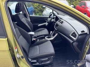 Green Suzuki SX4 2014 in Riga, with an engine capacity of 1.60 L and mileage of 229 thousand km for 8800 €, photo 10 on AUTOMOTO.COM.LV