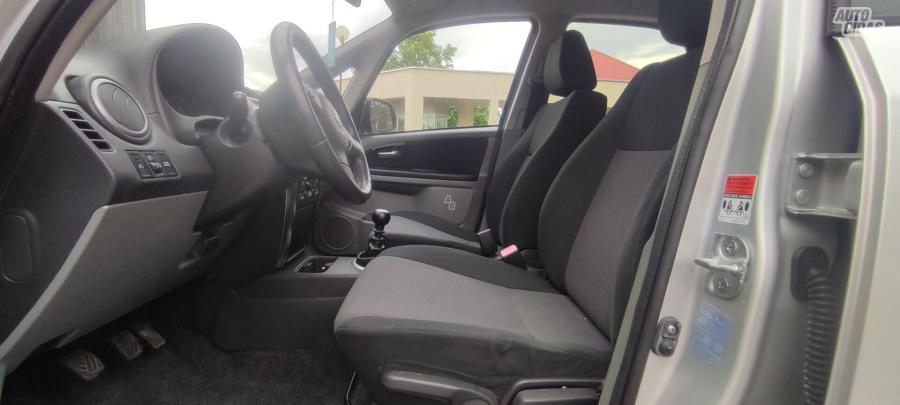 Grey Suzuki SX4 2008 in Utena, with an engine capacity of 1.90 L and mileage of 193 thousand km for 1950 €, photo 25 on AUTOMOTO.COM.LV