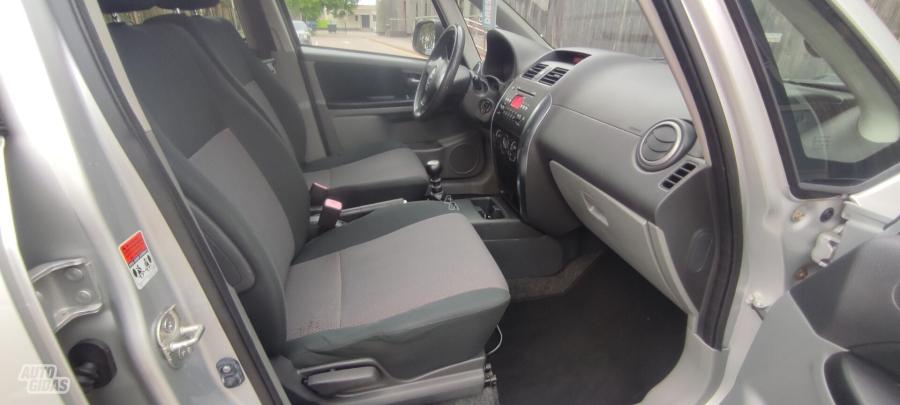 Grey Suzuki SX4 2008 in Utena, with an engine capacity of 1.90 L and mileage of 193 thousand km for 1950 €, photo 33 on AUTOMOTO.COM.LV
