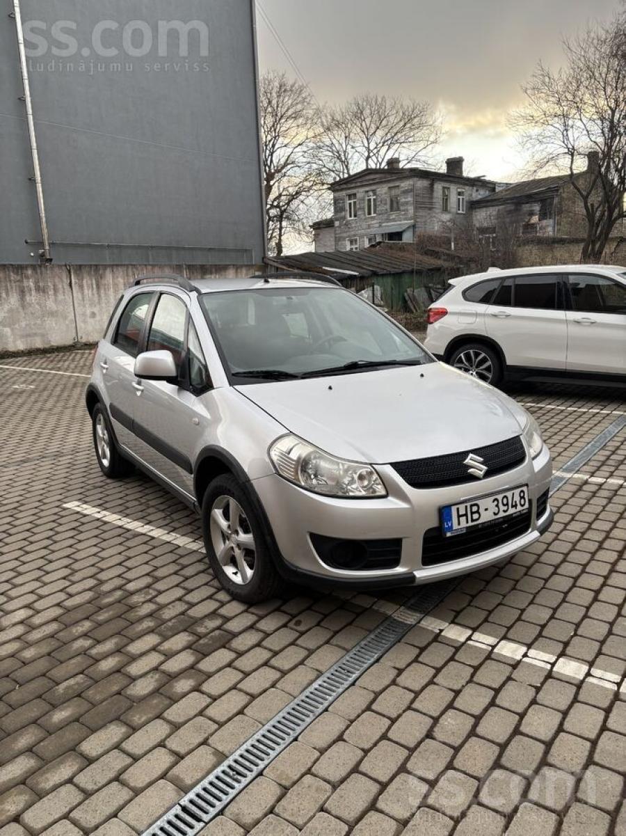 Pelēks Suzuki SX4 2008 Rīga, ar dzinēja tilpumu 1.60 L un nobraukumu 142 tūkst. km par 2000 €, foto 1 vietnē AUTOMOTO.COM.LV