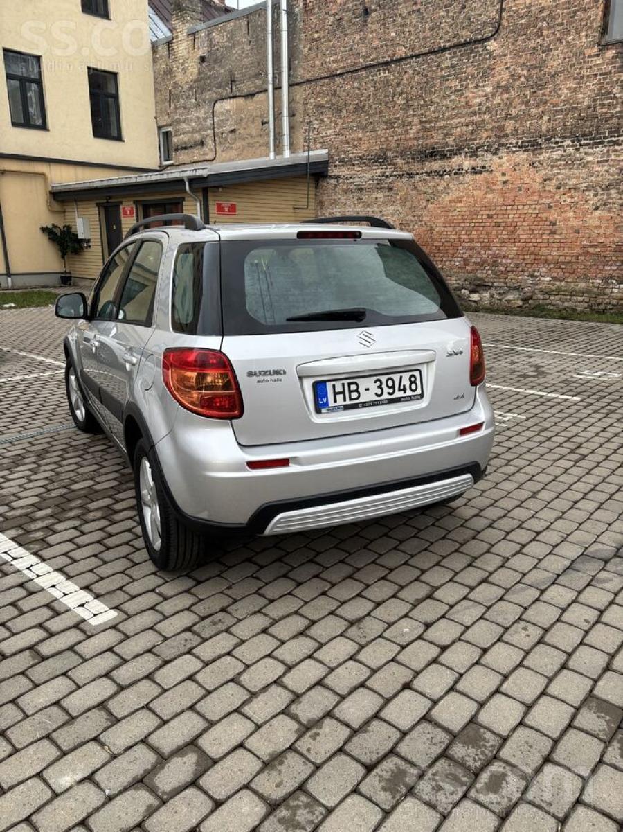 Pelēks Suzuki SX4 2008 Rīga, ar dzinēja tilpumu 1.60 L un nobraukumu 142 tūkst. km par 2000 €, foto 3 vietnē AUTOMOTO.COM.LV