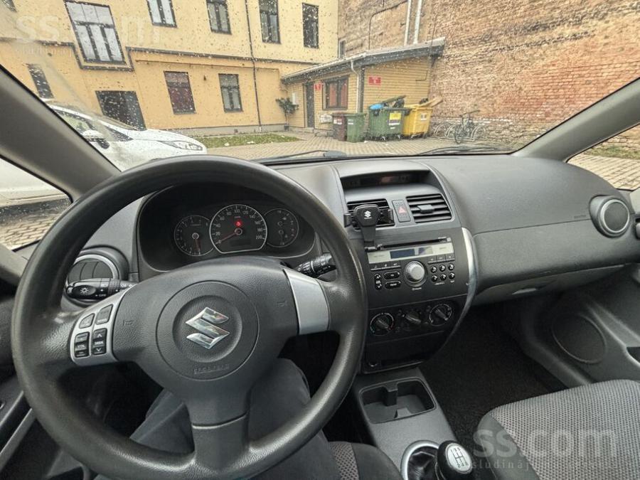 Pelēks Suzuki SX4 2008 Rīga, ar dzinēja tilpumu 1.60 L un nobraukumu 142 tūkst. km par 2000 €, foto 4 vietnē AUTOMOTO.COM.LV