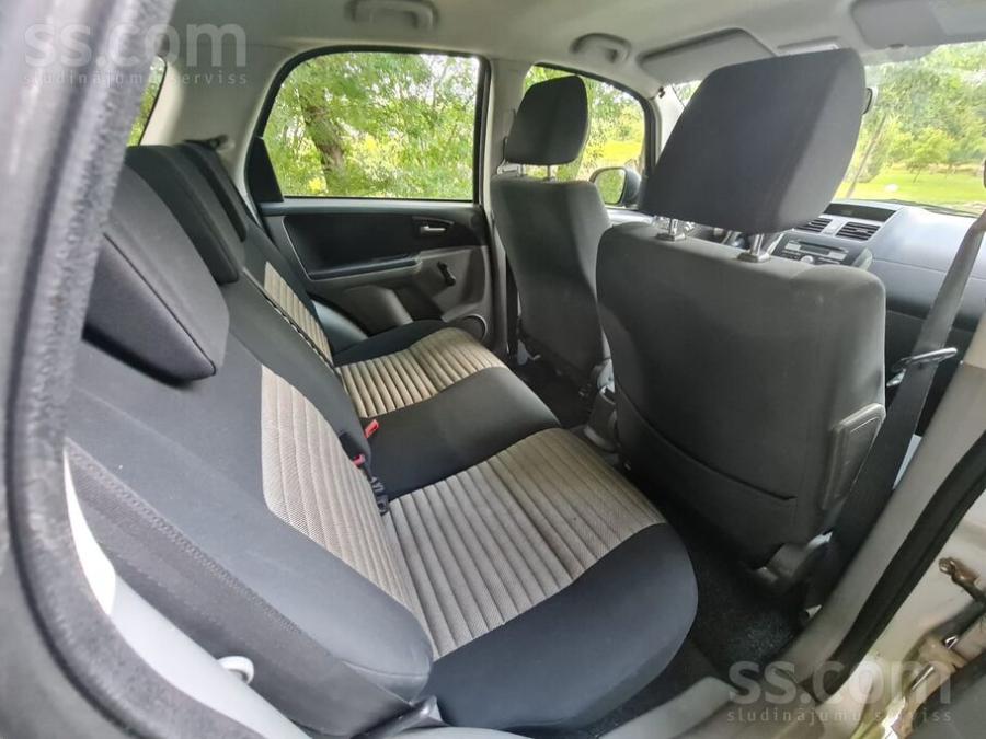 Grey Suzuki SX4 2008 in Jekabpils, with an engine capacity of 1.60 L and mileage of 213 thousand km for 2500 €, photo 6 on AUTOMOTO.COM.LV