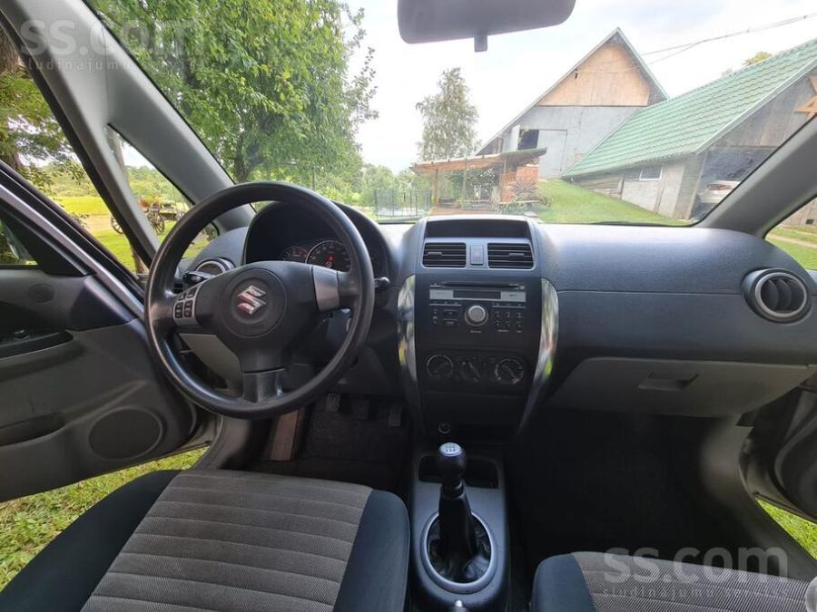 Grey Suzuki SX4 2008 in Jekabpils, with an engine capacity of 1.60 L and mileage of 213 thousand km for 2000 €, photo 5 on AUTOMOTO.COM.LV
