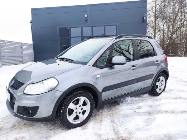 Pelēks Suzuki SX4 2011 Utena, ar dzinēja tilpumu 2.00 L un nobraukumu 260 tūkst. km par 3400 €, foto 3 vietnē AUTOMOTO.COM.LV