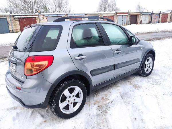 Pelēks Suzuki SX4 2011 Utena, ar dzinēja tilpumu 2.00 L un nobraukumu 260 tūkst. km par 3400 €, foto 5 vietnē AUTOMOTO.COM.LV