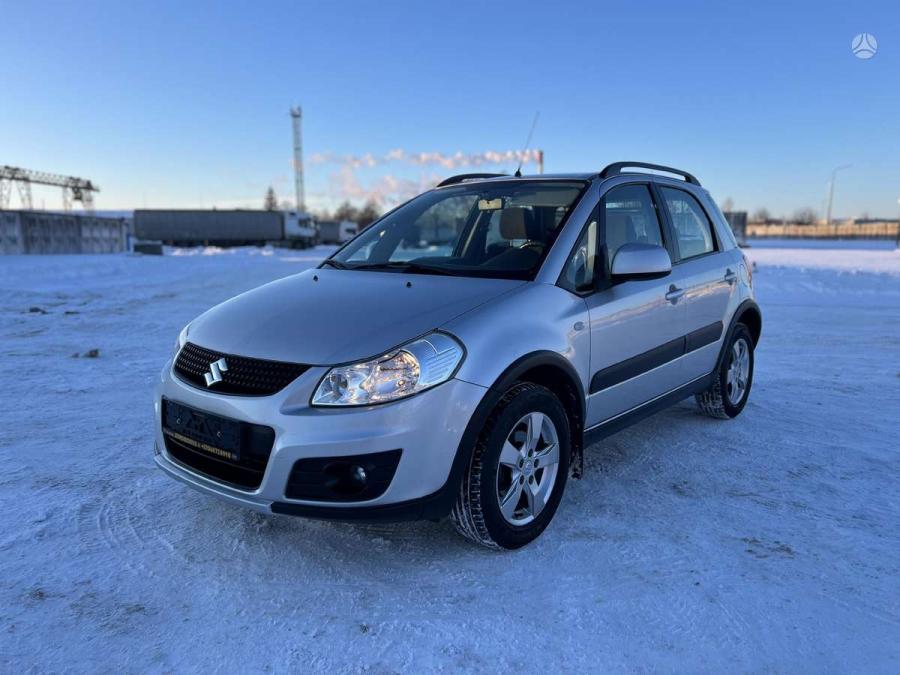 Grey Suzuki SX4 2011 in Siauliai, with an engine capacity of 1.60 L and mileage of 191 thousand km for 4400 €, photo 1 on AUTOMOTO.COM.LV