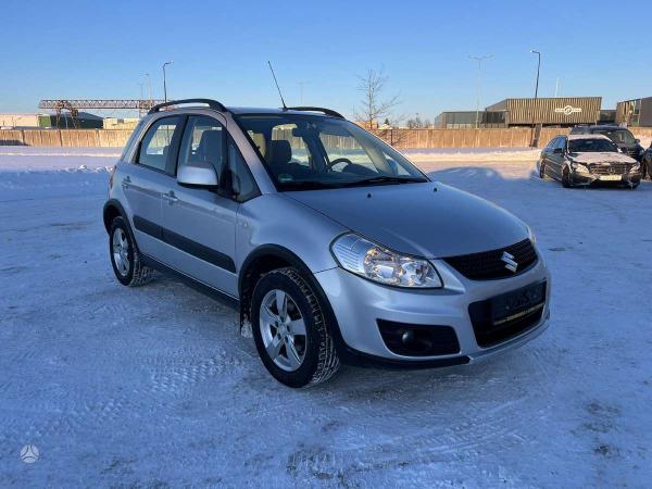 Grey Suzuki SX4 2011 in Siauliai, with an engine capacity of 1.60 L and mileage of 191 thousand km for 4400 €, photo 2 on AUTOMOTO.COM.LV