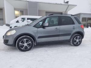 Pelēks Suzuki SX4 2011 Utena, ar dzinēja tilpumu 2.00 L un nobraukumu 164 tūkst. km par 3700 €, foto 3 vietnē AUTOMOTO.COM.LV