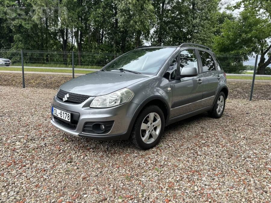 Grey Suzuki SX4 2011 in Cesis, with an engine capacity of 2.00 L and mileage of 0 thousand km for 5500 €, photo 1 on AUTOMOTO.COM.LV