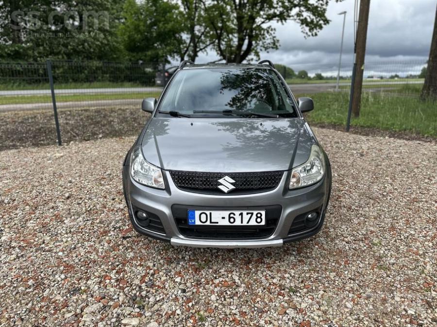Grey Suzuki SX4 2011 in Cesis, with an engine capacity of 2.00 L and mileage of 0 thousand km for 5500 €, photo 3 on AUTOMOTO.COM.LV