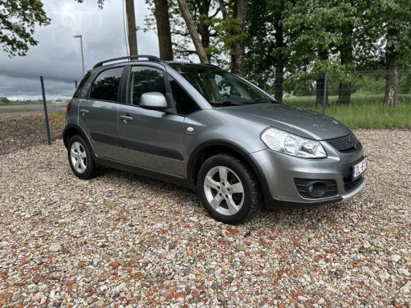 Grey Suzuki SX4 2011 in Cesis, with an engine capacity of 2.00 L and mileage of 0 thousand km for 5500 €, photo 3 on AUTOMOTO.COM.LV
