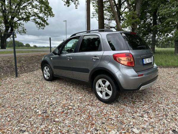 Grey Suzuki SX4 2011 in Cesis, with an engine capacity of 2.00 L and mileage of 0 thousand km for 5500 €, photo 4 on AUTOMOTO.COM.LV