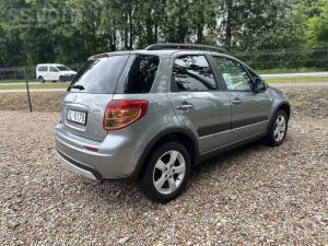 Grey Suzuki SX4 2011 in Cesis, with an engine capacity of 2.00 L and mileage of 0 thousand km for 5500 €, photo 7 on AUTOMOTO.COM.LV