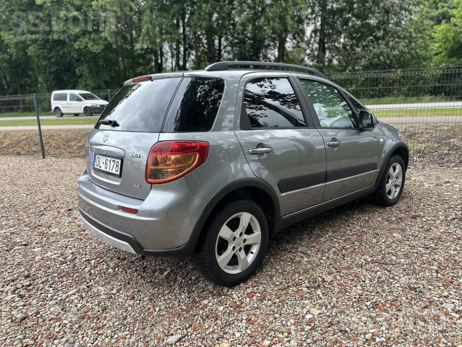 Grey Suzuki SX4 2011 in Cesis, with an engine capacity of 2.00 L and mileage of 0 thousand km for 5500 €, photo 7 on AUTOMOTO.COM.LV