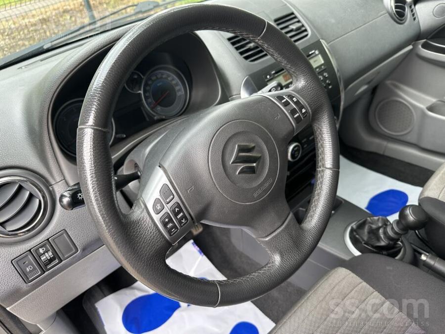 Grey Suzuki SX4 2011 in Cesis, with an engine capacity of 2.00 L and mileage of 0 thousand km for 5500 €, photo 17 on AUTOMOTO.COM.LV