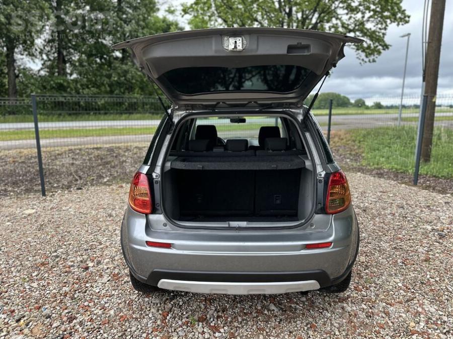 Grey Suzuki SX4 2011 in Cesis, with an engine capacity of 2.00 L and mileage of 0 thousand km for 5500 €, photo 19 on AUTOMOTO.COM.LV