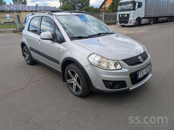 Grey Suzuki SX4 2012 in Riga, with an engine capacity of 1.60 L and mileage of 222 thousand km for 3900 €, photo 1 on AUTOMOTO.COM.LV