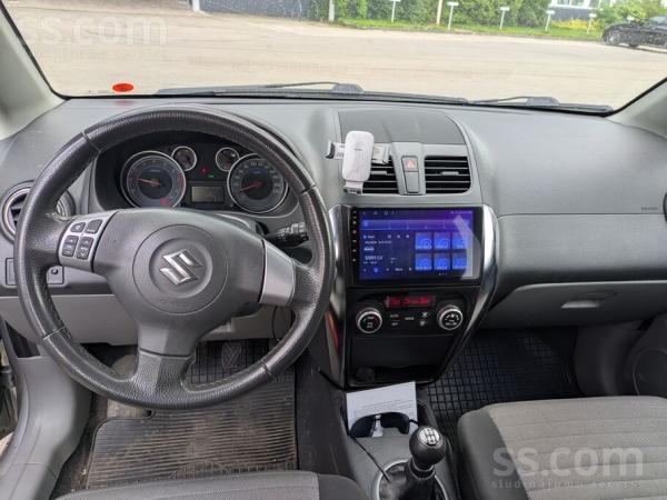 Grey Suzuki SX4 2012 in Riga, with an engine capacity of 1.60 L and mileage of 222 thousand km for 3900 €, photo 6 on AUTOMOTO.COM.LV