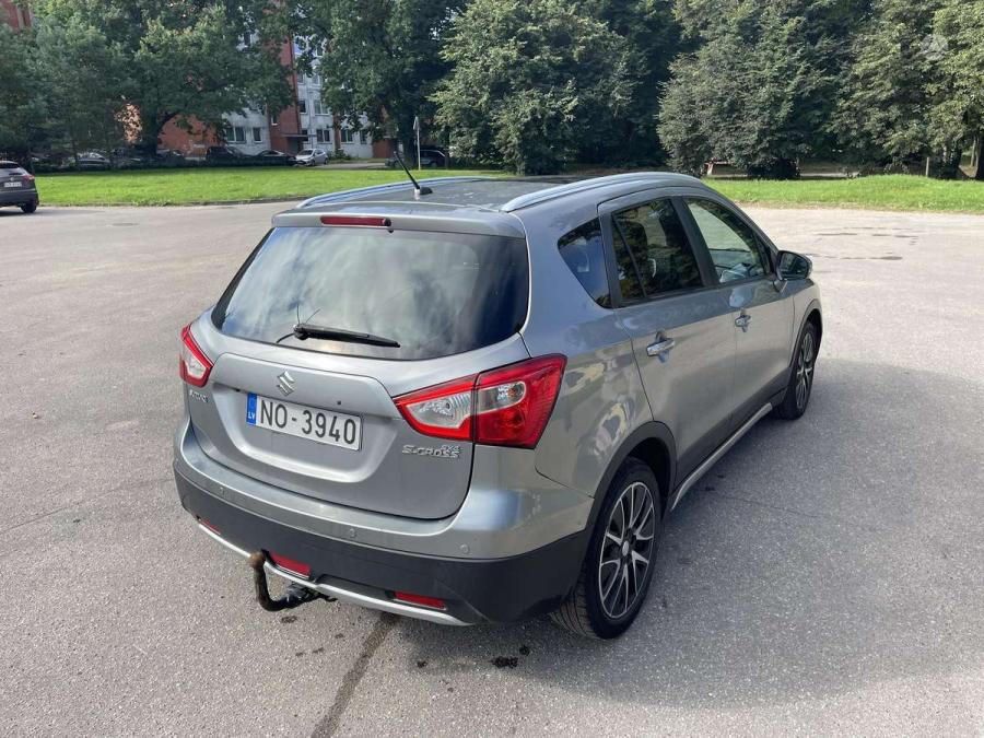 Grey Suzuki SX4 2014 in Riga, with an engine capacity of 1.60 L and mileage of 242 thousand km for 3400 €, photo 4 on AUTOMOTO.COM.LV