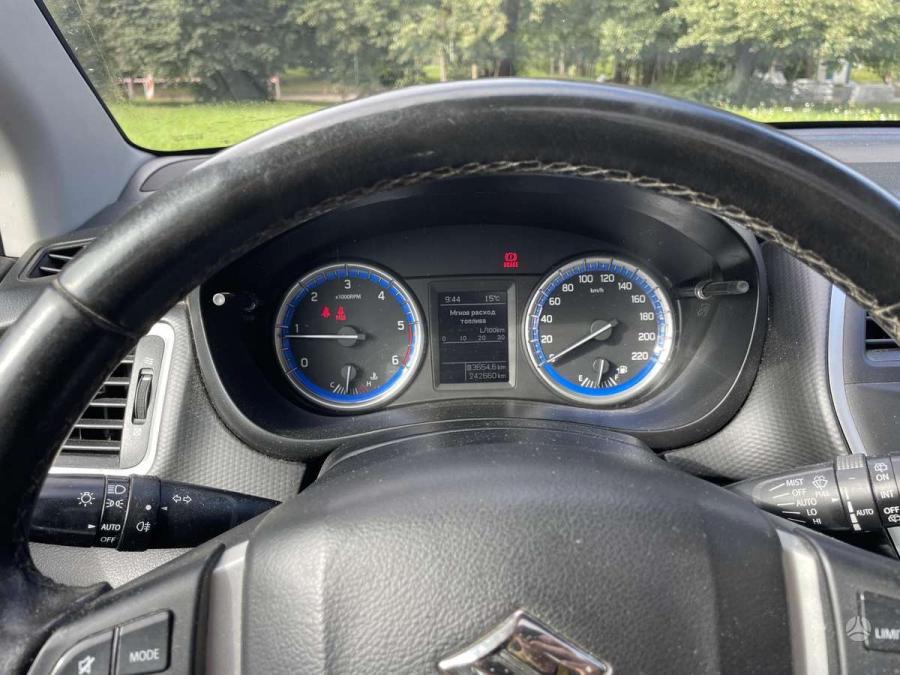 Grey Suzuki SX4 2014 in Riga, with an engine capacity of 1.60 L and mileage of 242 thousand km for 3400 €, photo 12 on AUTOMOTO.COM.LV