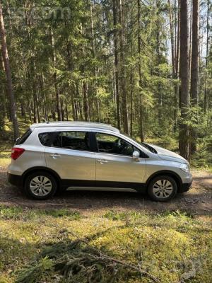 Grey Suzuki SX4 2014 in Valka, with an engine capacity of 1.60 L and mileage of 397 thousand km for 5300 €, photo 4 on AUTOMOTO.COM.LV