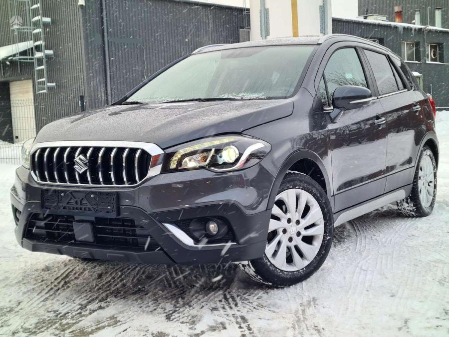 Grey Suzuki SX4 2018 in Kaunas, with an engine capacity of 1.00 L and mileage of 90 thousand km for 12200 €, photo 2 on AUTOMOTO.COM.LV