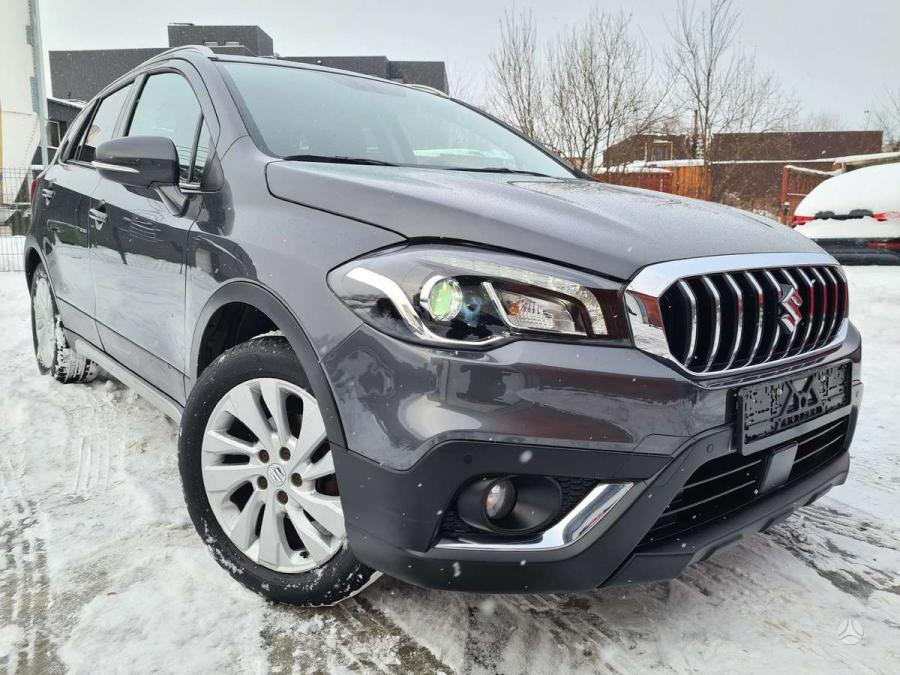 Grey Suzuki SX4 2018 in Kaunas, with an engine capacity of 1.00 L and mileage of 90 thousand km for 12200 €, photo 11 on AUTOMOTO.COM.LV