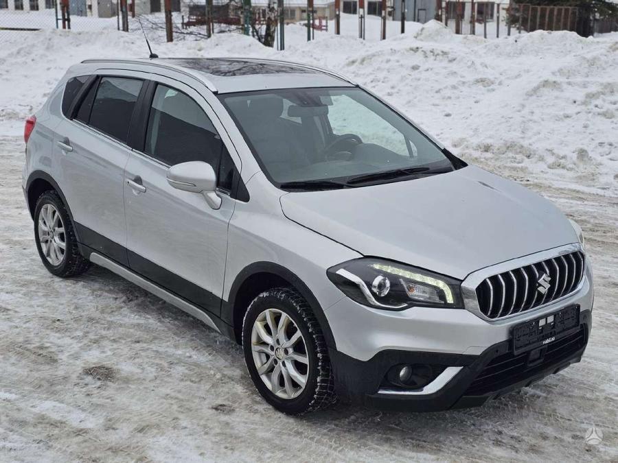 Grey Suzuki SX4 2020 in Rokiskis, with an engine capacity of 1.37 L and mileage of 249 thousand km for 7950 €, photo 7 on AUTOMOTO.COM.LV