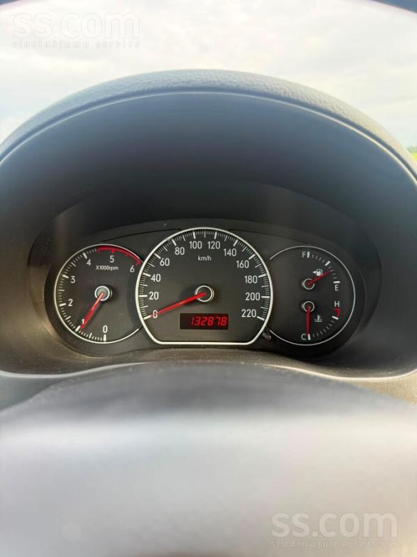 Pelēks Suzuki SX4 2006 Alūksne, ar dzinēja tilpumu 1.90 L un nobraukumu 133 tūkst. km par 3300 €, foto 2 vietnē AUTOMOTO.COM.LV
