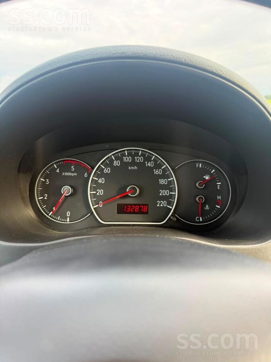 Серый Сузуки СХ4 2006 в Алуксне, объемом двигателя 1.90 л и пробегом 133 тыс. км за 3300 €, фото 3 на AUTOMOTO.COM.LV