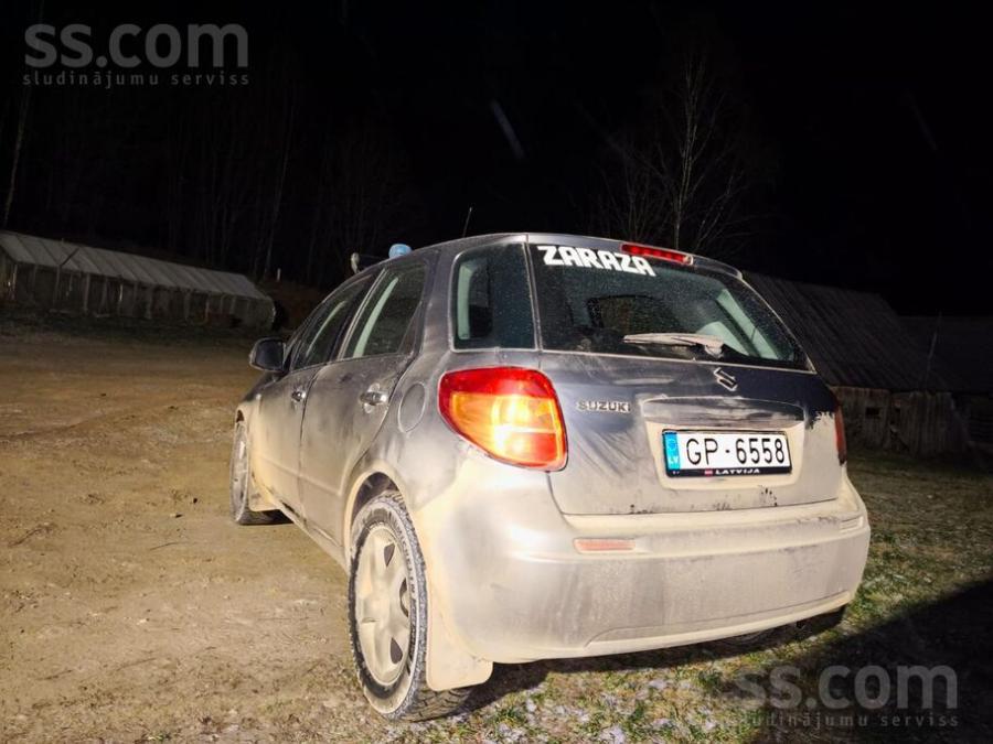 Pelēks Suzuki SX4 2007 Rēzekne, ar dzinēja tilpumu 1.50 L un nobraukumu 201 tūkst. km par 1150 €, foto 3 vietnē AUTOMOTO.COM.LV