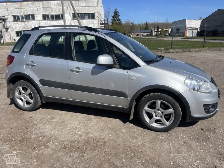 Grey Suzuki SX4 2011 in Kaunas, with an engine capacity of 1.60 L and mileage of 264 thousand km for 4850 €, photo 9 on AUTOMOTO.COM.LV