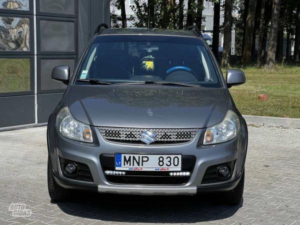 Pelēks Suzuki SX4 2011 Šauļi, ar dzinēja tilpumu 2.00 L un nobraukumu 241 tūkst. km par 4300 €, foto 1 vietnē AUTOMOTO.COM.LV