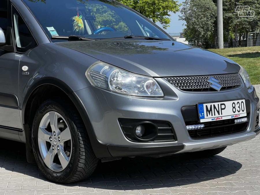 Pelēks Suzuki SX4 2011 Šauļi, ar dzinēja tilpumu 2.00 L un nobraukumu 241 tūkst. km par 4300 €, foto 5 vietnē AUTOMOTO.COM.LV