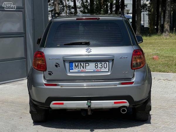 Pelēks Suzuki SX4 2011 Šauļi, ar dzinēja tilpumu 2.00 L un nobraukumu 241 tūkst. km par 4300 €, foto 5 vietnē AUTOMOTO.COM.LV