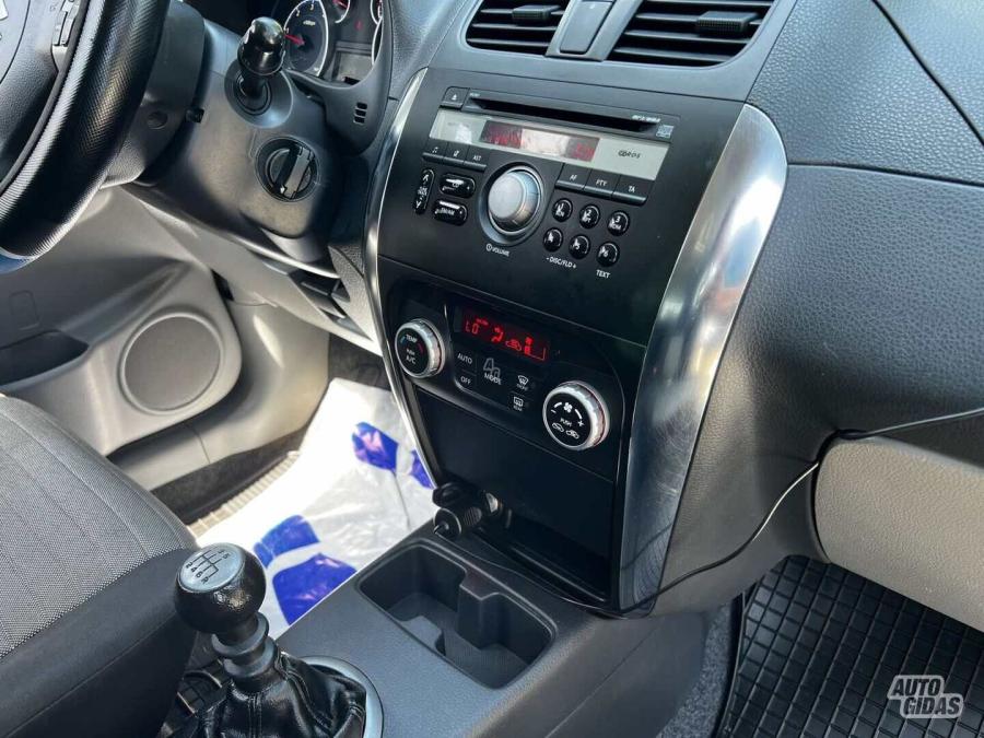 Pelēks Suzuki SX4 2011 Šauļi, ar dzinēja tilpumu 2.00 L un nobraukumu 241 tūkst. km par 4300 €, foto 11 vietnē AUTOMOTO.COM.LV