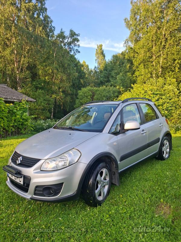 Pelēks Suzuki SX4 2011 Rakvere, ar dzinēja tilpumu 1.60 L un nobraukumu 178 tūkst. km par 4500 €, foto 1 vietnē AUTOMOTO.COM.LV