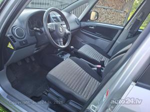 Pelēks Suzuki SX4 2011 Rakvere, ar dzinēja tilpumu 1.60 L un nobraukumu 178 tūkst. km par 4500 €, foto 5 vietnē AUTOMOTO.COM.LV