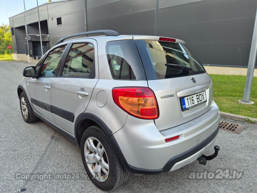 Grey Suzuki SX4 2011 in Tallinn, with an engine capacity of 1.60 L and mileage of 195 thousand km for 2900 €, photo 6 on AUTOMOTO.COM.LV