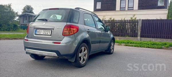 Pelēks Suzuki SX4 2011 Jūrmala, ar dzinēja tilpumu 1.60 L un nobraukumu 255 tūkst. km par 1985 €, foto 4 vietnē AUTOMOTO.COM.LV
