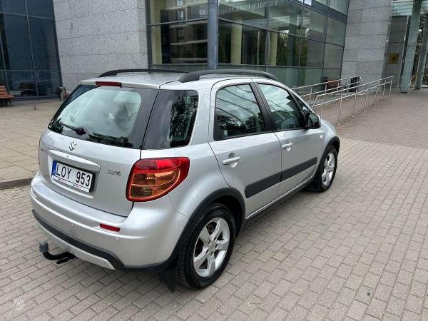 Pelēks Suzuki SX4 2012 Viļņa, ar dzinēja tilpumu 1.60 L un nobraukumu 162 tūkst. km par 4200 €, foto 5 vietnē AUTOMOTO.COM.LV