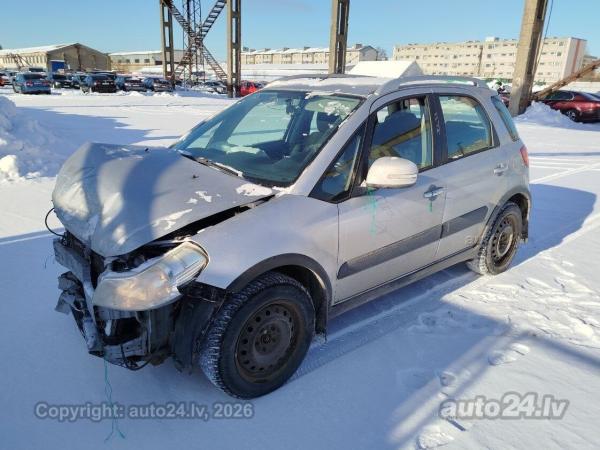 Grey Suzuki SX4 2013 in Tallinn, with an engine capacity of 1.60 L and mileage of 151 thousand km for 899 €, photo 2 on AUTOMOTO.COM.LV