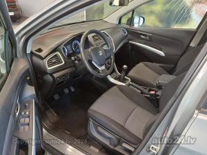Grey Suzuki SX4 2014 in Tallinn, with an engine capacity of 1.60 L and mileage of 204 thousand km for 6500 €, photo 8 on AUTOMOTO.COM.LV