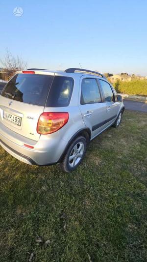 Pelēks Suzuki SX4 2008 Jonava, ar dzinēja tilpumu 2.00 L un nobraukumu 160 tūkst. km par 3500 €, foto 5 vietnē AUTOMOTO.COM.LV