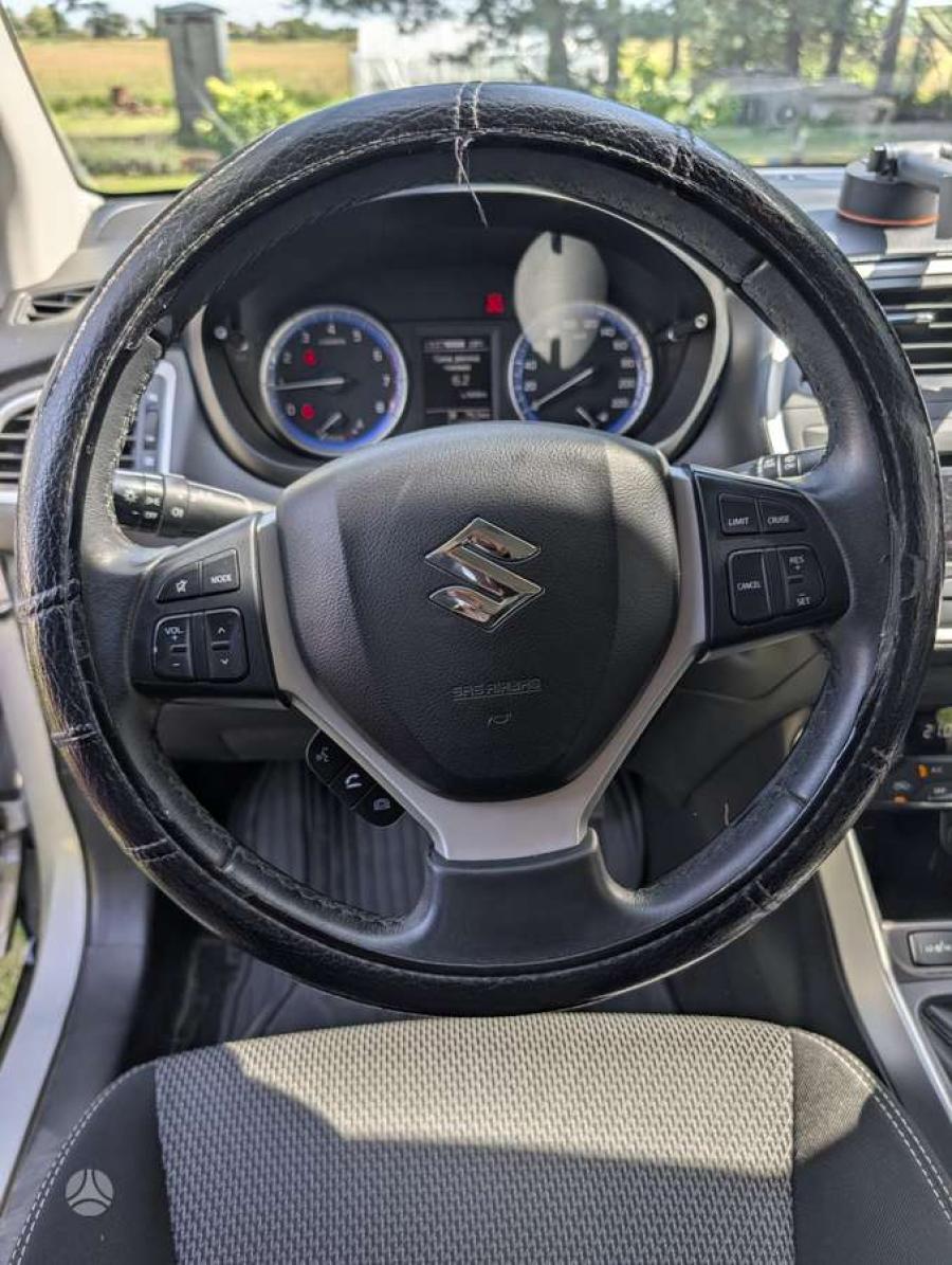 Grey Suzuki SX4 2014 in Silute, with an engine capacity of 1.59 L and mileage of 139 thousand km for 4000 €, photo 4 on AUTOMOTO.COM.LV