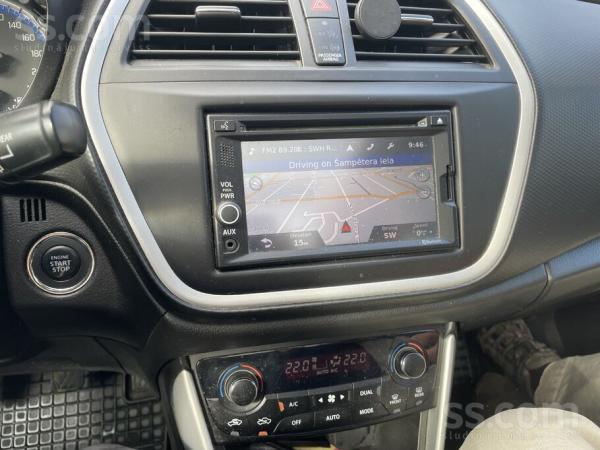 Grey Suzuki SX4 2014 in Riga, with an engine capacity of 1.60 L and mileage of 242 thousand km for 3900 €, photo 9 on AUTOMOTO.COM.LV